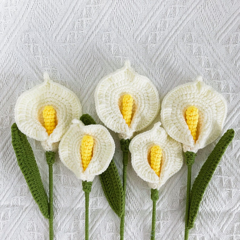 Calla Lily No Sew Crochet Pattern, No Sew Amigurumi Crochet Patterns ...