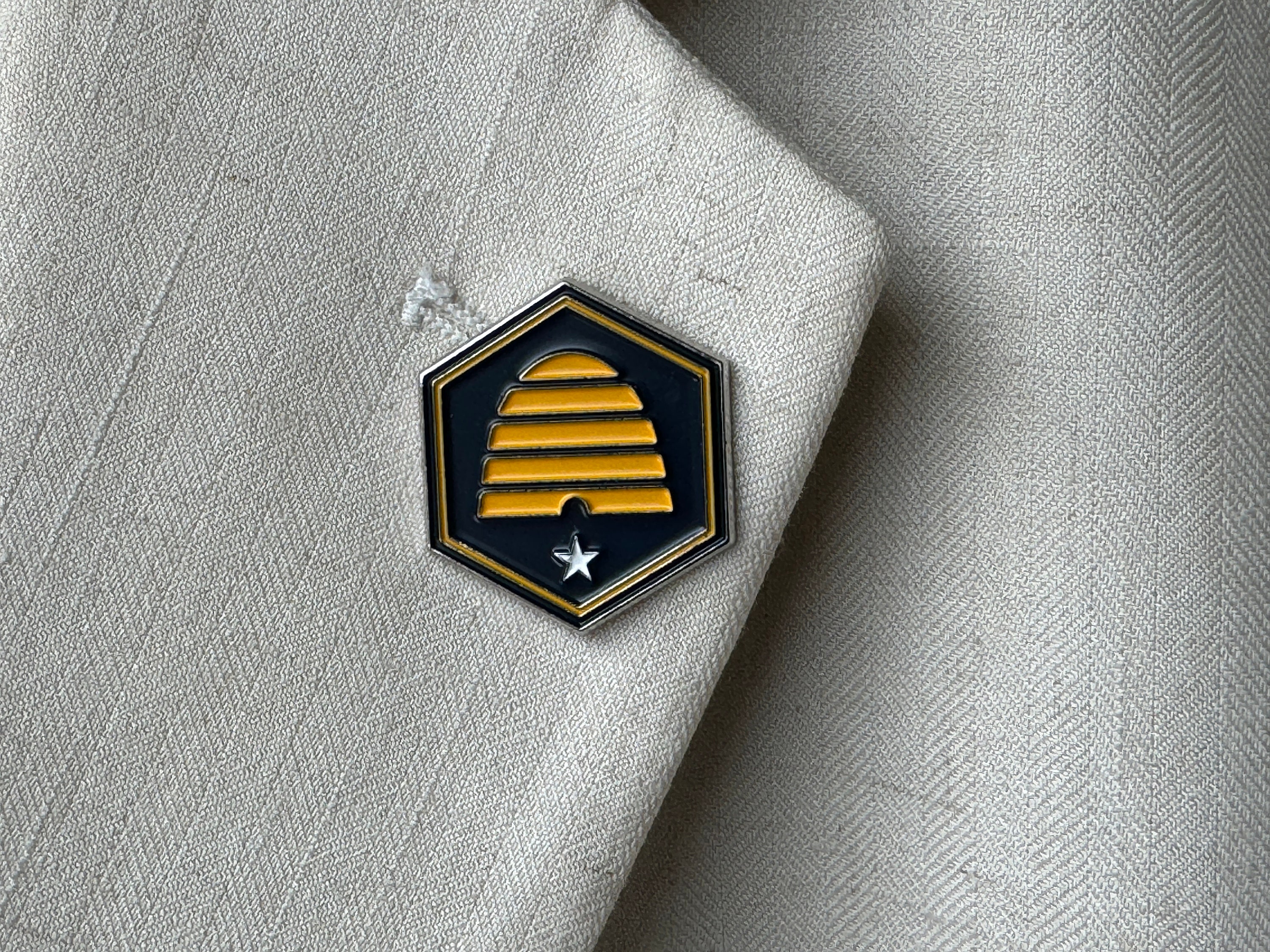 Utah Beehive Flag Hex Lapel Pin - Etsy