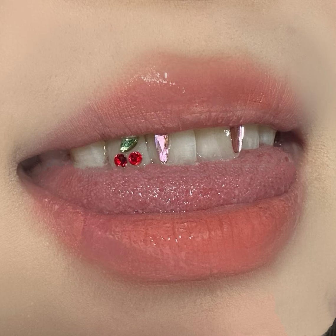Vamp Fang DIY Tooth Gem Kit | Swarovski Gems | Assorted Flatback Tooth ...