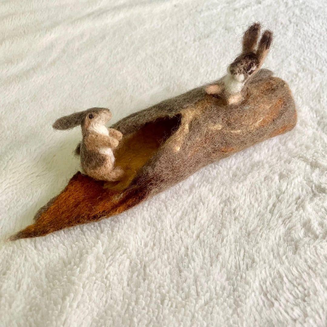Felted Hollow Log & Rabbit Playset, Waldorf Toy - Etsy