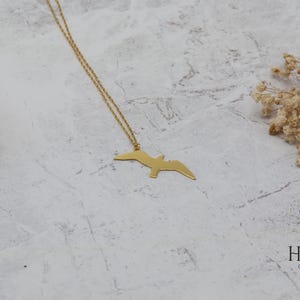 14k Gold Flying Bird Necklace, Gold Seagull Necklace, Bird Pendant ...