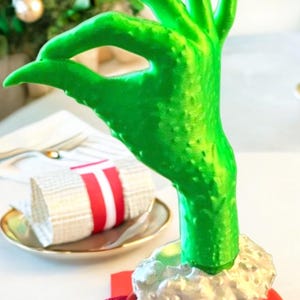 Grinch Hand Ornament Stand: 3D Printed Christmas Decor, Personalized - Etsy