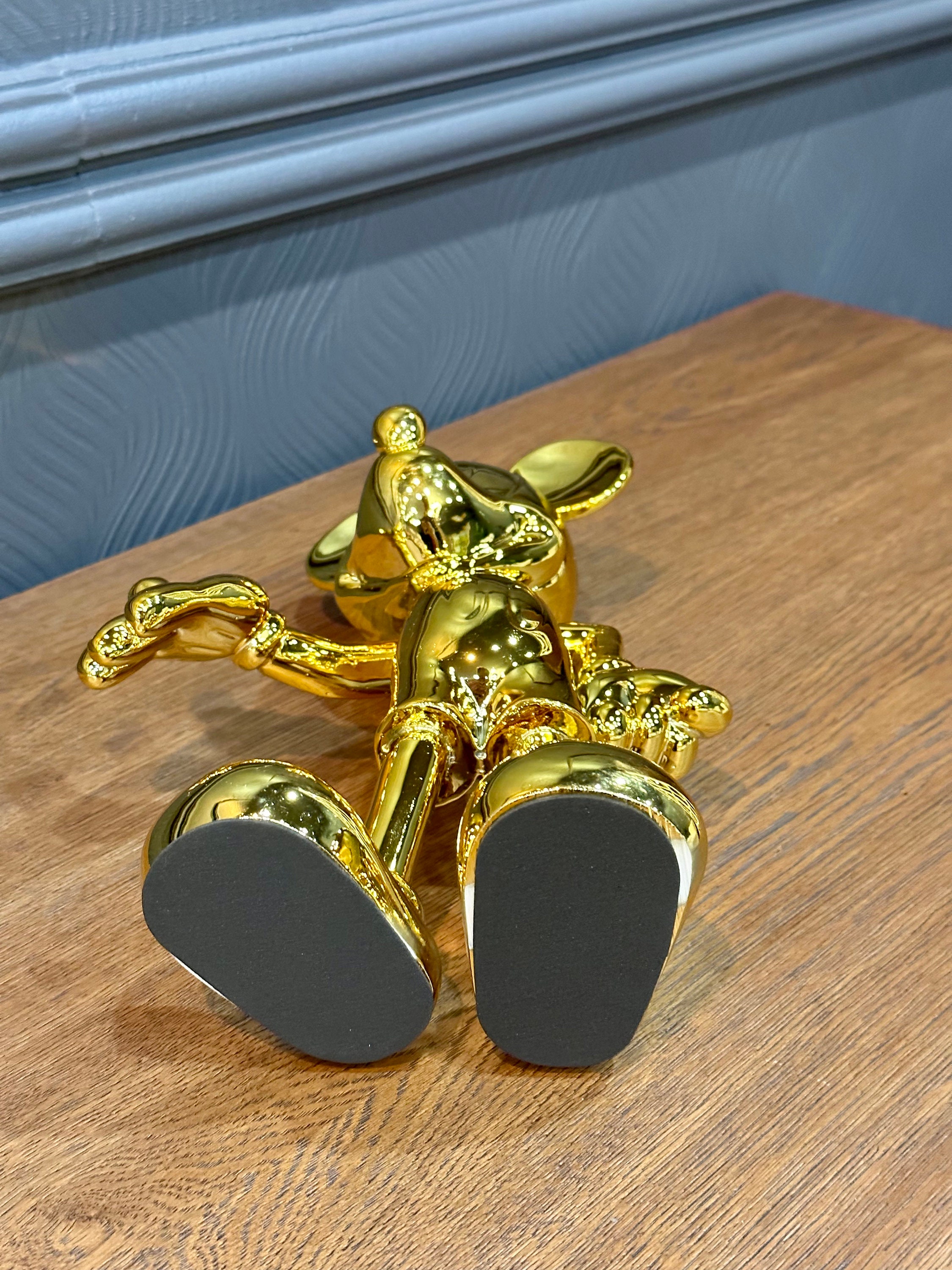 Shiny Gold Mickey Mouse Statue, Pop Art Gold Mickey Mouse Sculpture ...