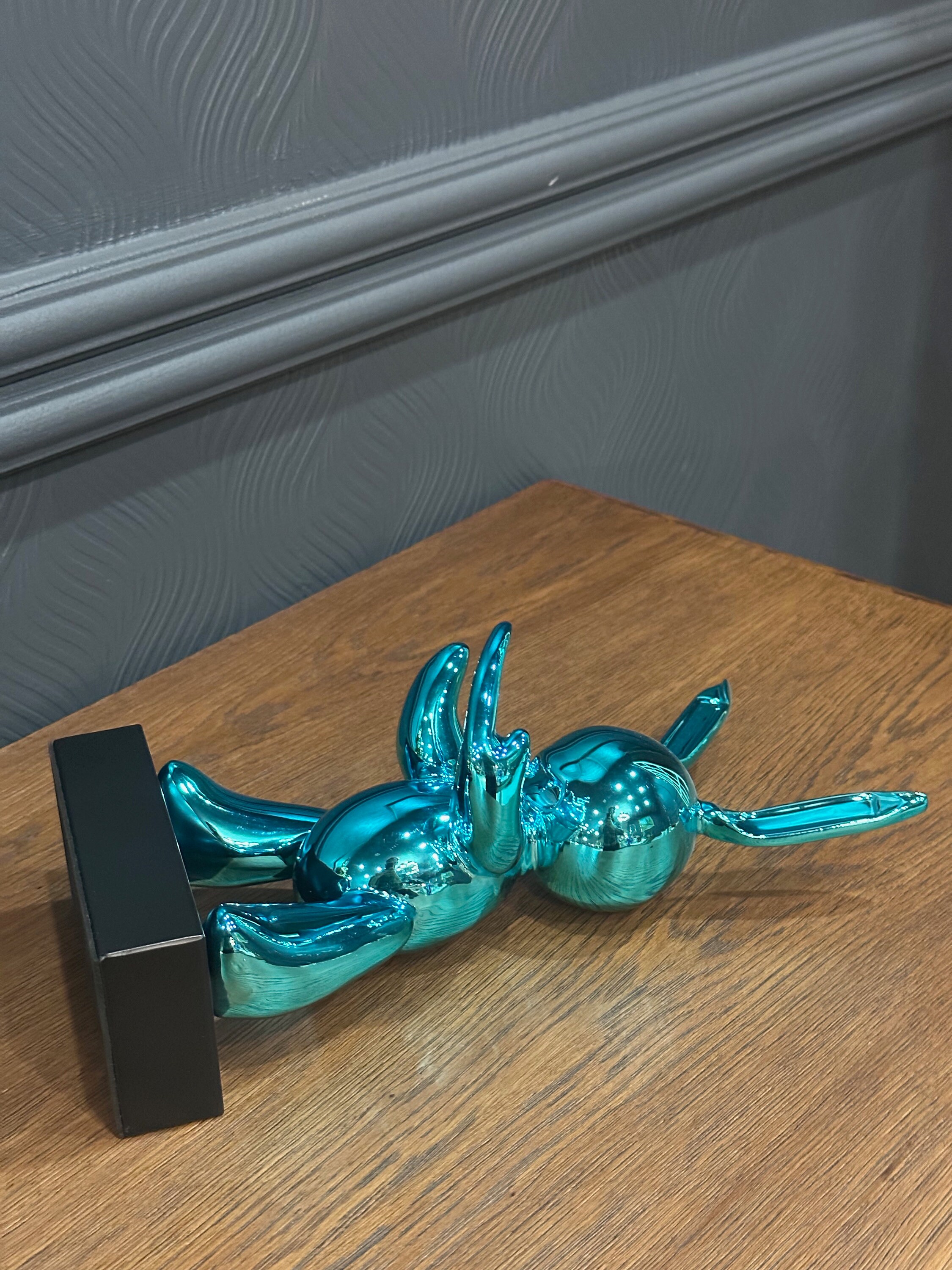 Pop Art Rabbit Sculpture, Shiny Rabbit Statue, Designer Bugs Bunny ...