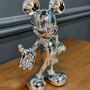 Chrome Silver Mickey Mouse Statue, Pop Art Mickey Mouse Sculpture, Kids ...