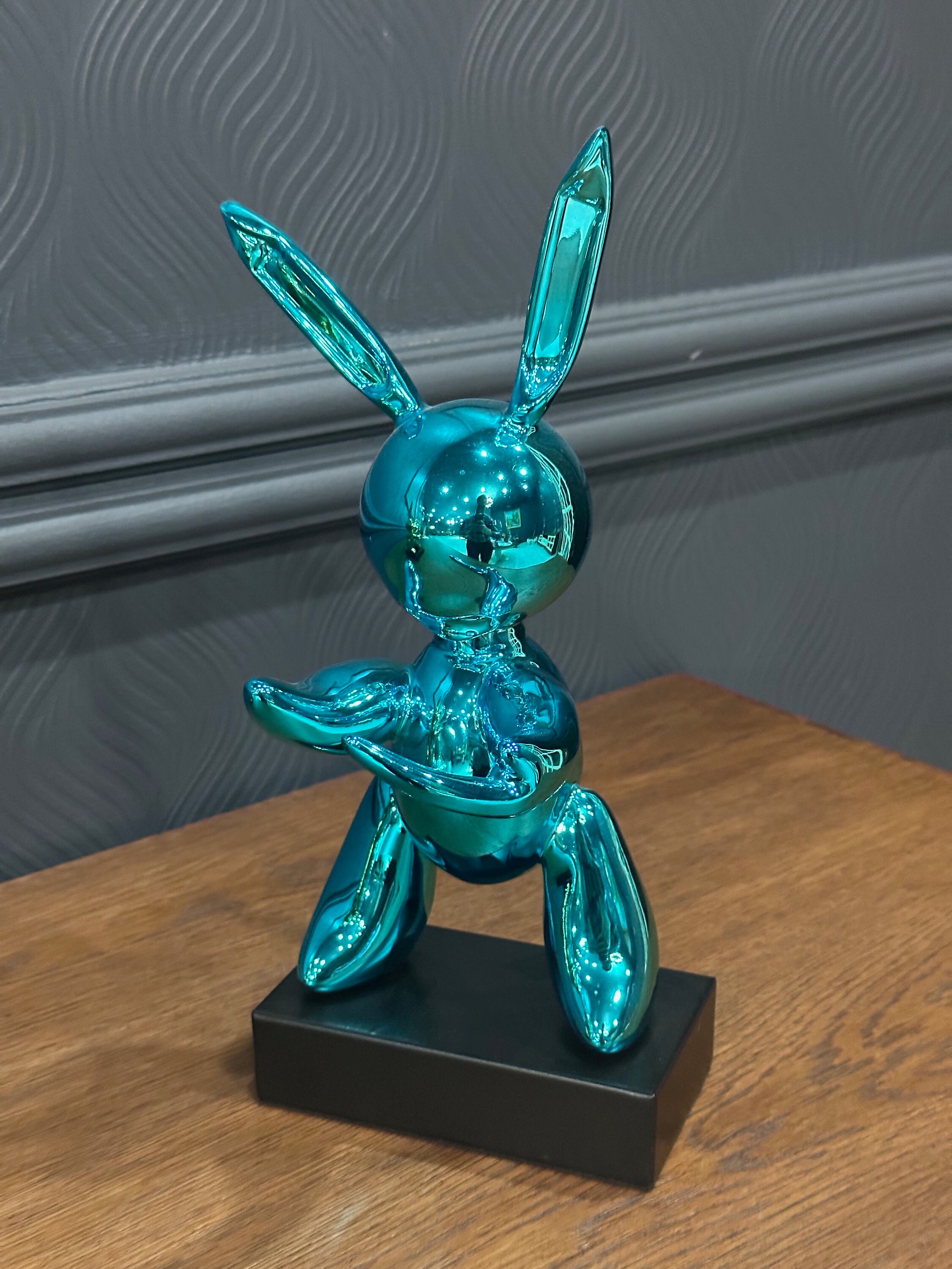 Pop Art Rabbit Sculpture, Shiny Rabbit Statue, Designer Bugs Bunny ...