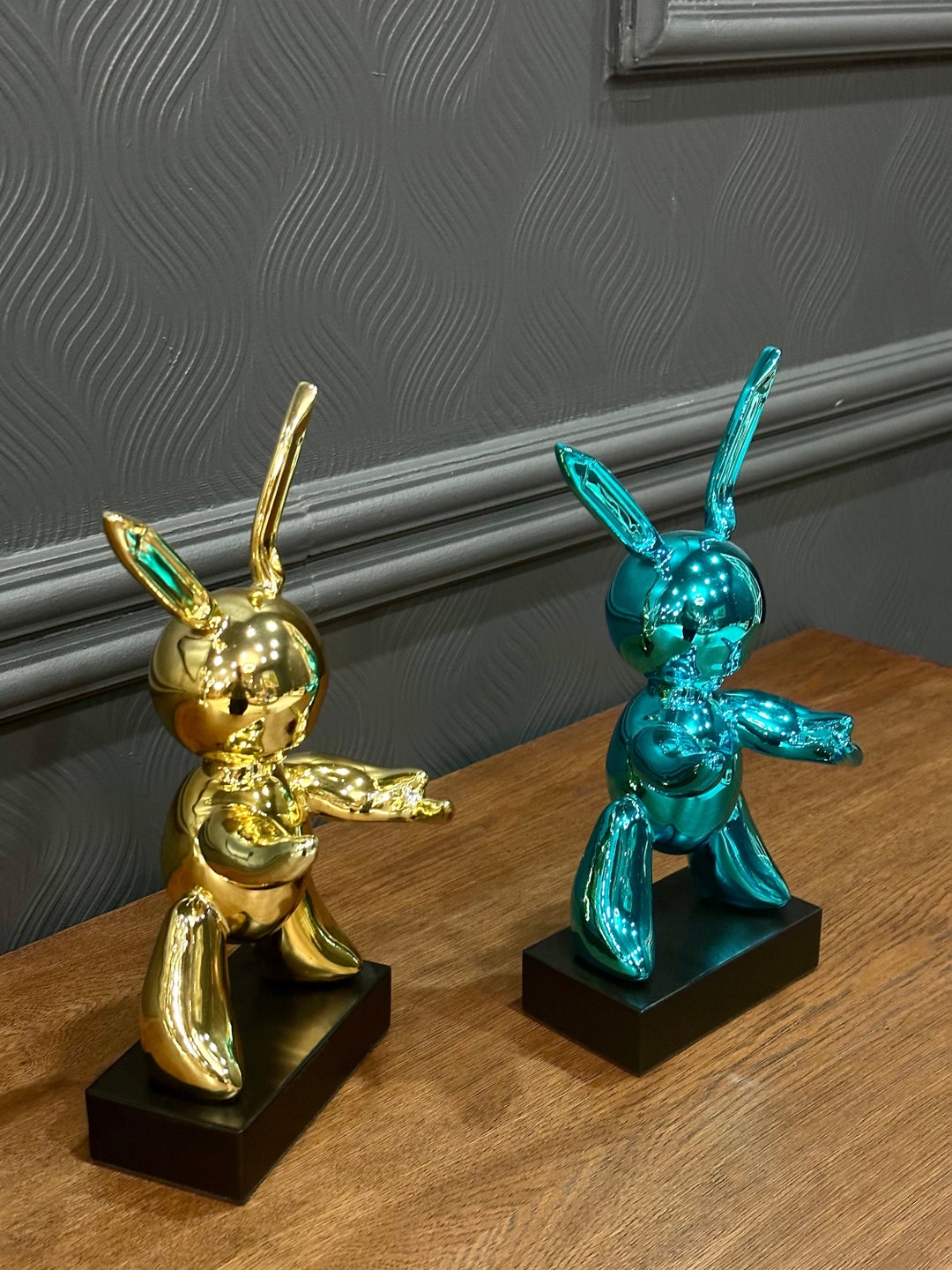 Pop Art Rabbit Sculpture, Shiny Rabbit Statue, Designer Bugs Bunny ...