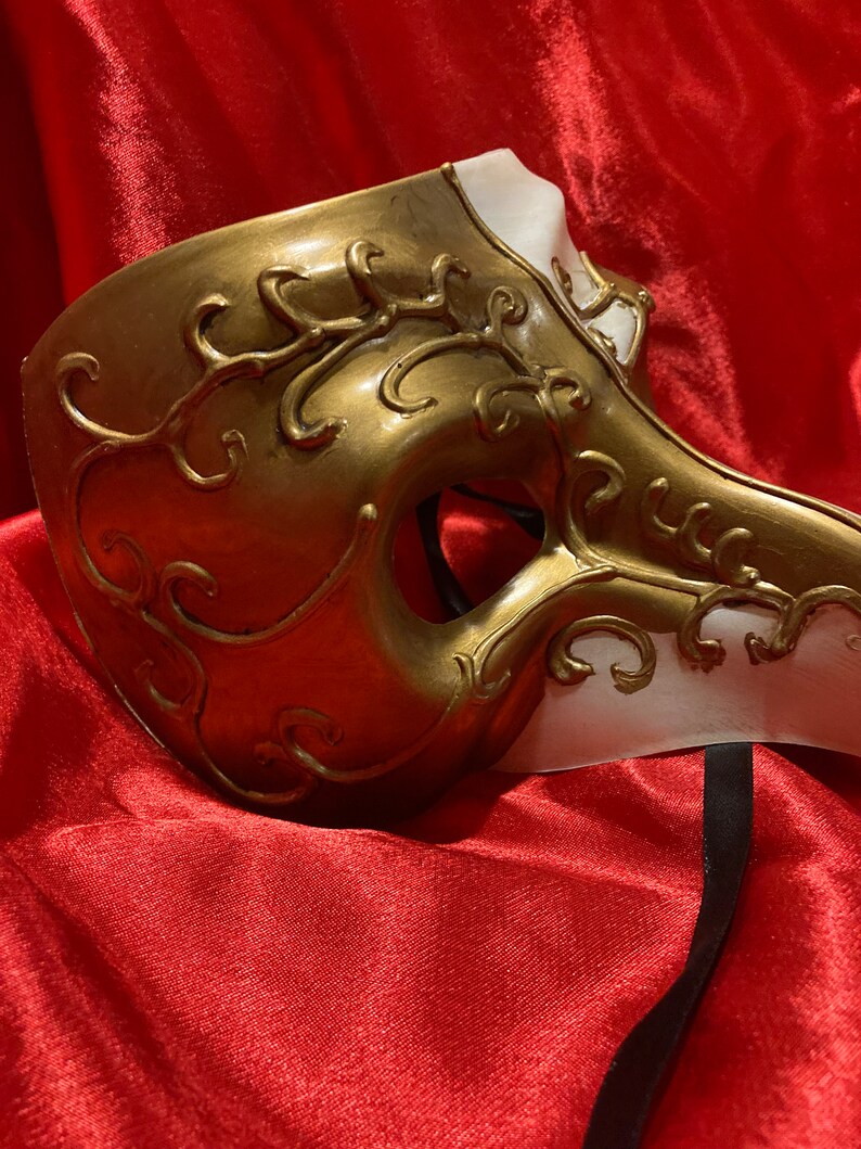 Scaramouche Masquerade Mask Ivory & Gold Coloured Hand Long Nose Mens ...