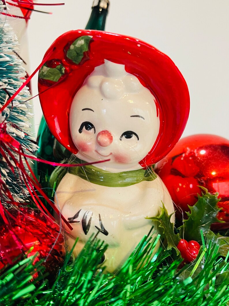 Vintage Christmas Assemblage. Kraft Cheesebox With Lefton Mr. & Mrs ...