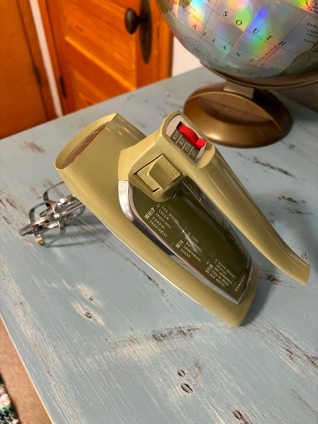 Vintage General Electric Avocado Green Hand Mixer 420A - Etsy