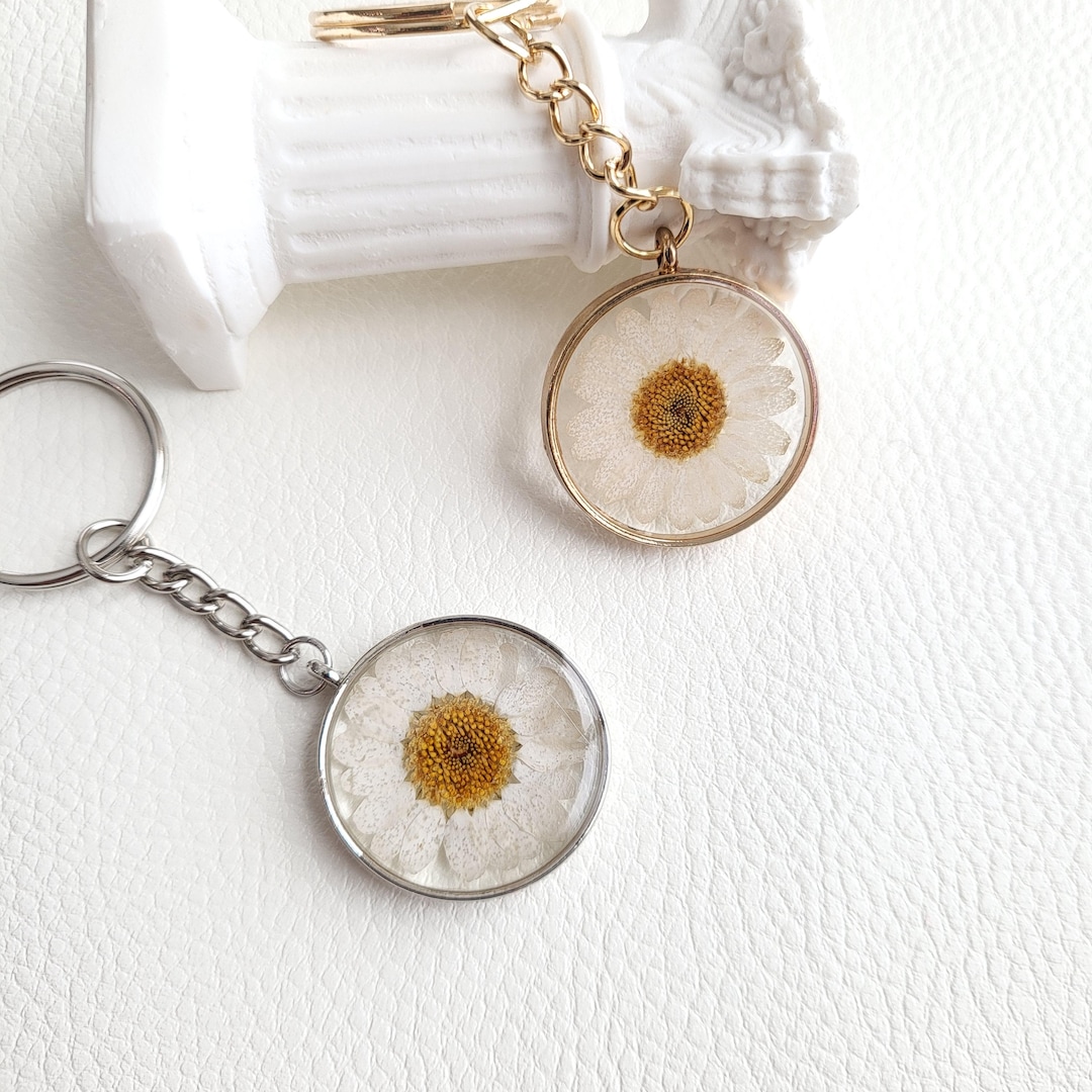 Pressed Flower Keychain, Dried Flower Keychain Gift for Her, Daisy ...
