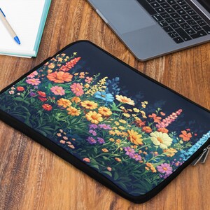 Cute Cottagecore Wildflower Laptop Bag, Colorful Floral Laptop Tablet ...