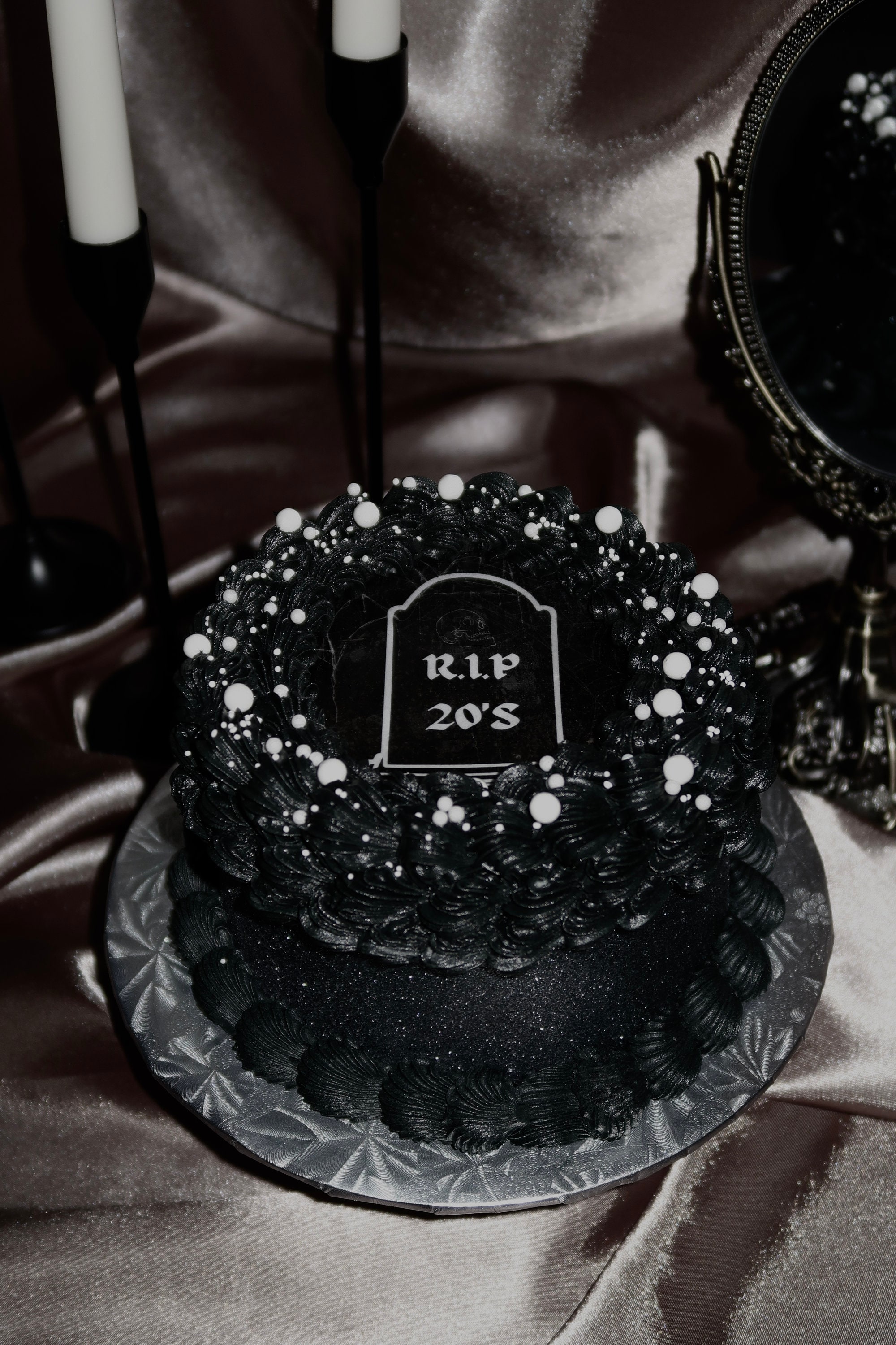 Taylor Swift Reputation Viral Burnaway Cake how To Guide as Seen on ...