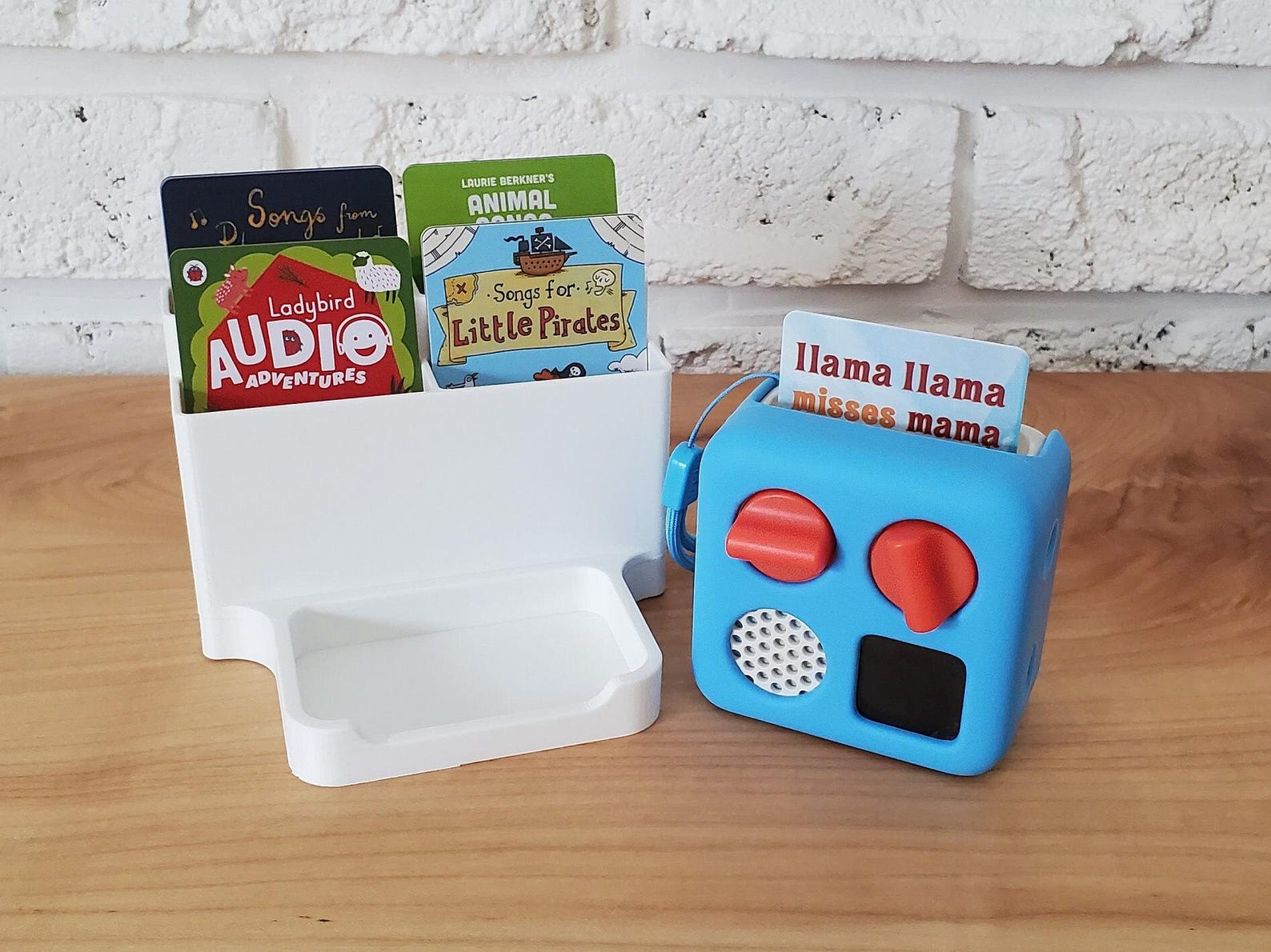 Yoto Mini Player Stand: 4-slot Card Organizer, Adventure Jacket ...