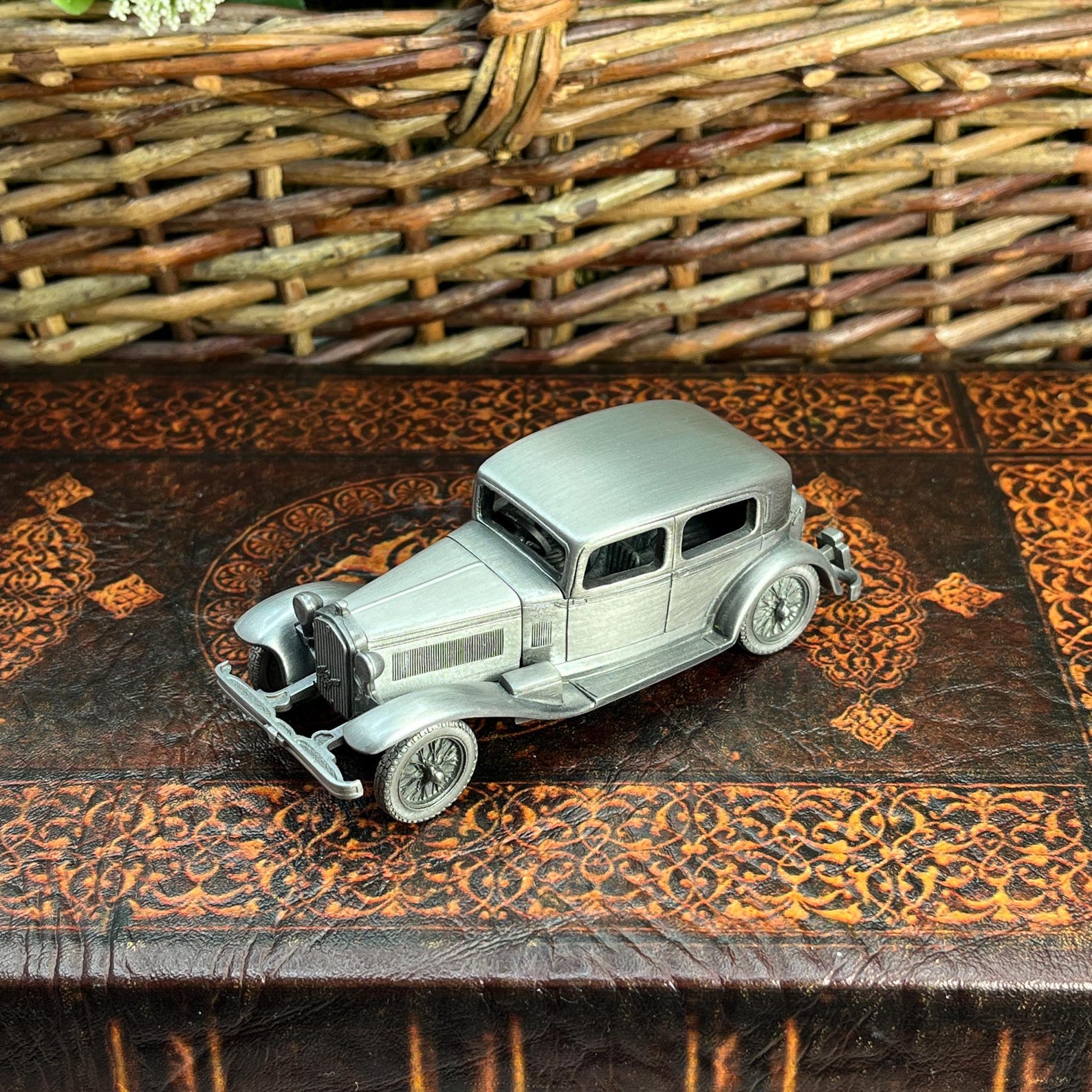 1932 Alfa Romeo Vintage Danbury Mint England Pewter Car - Classic World ...