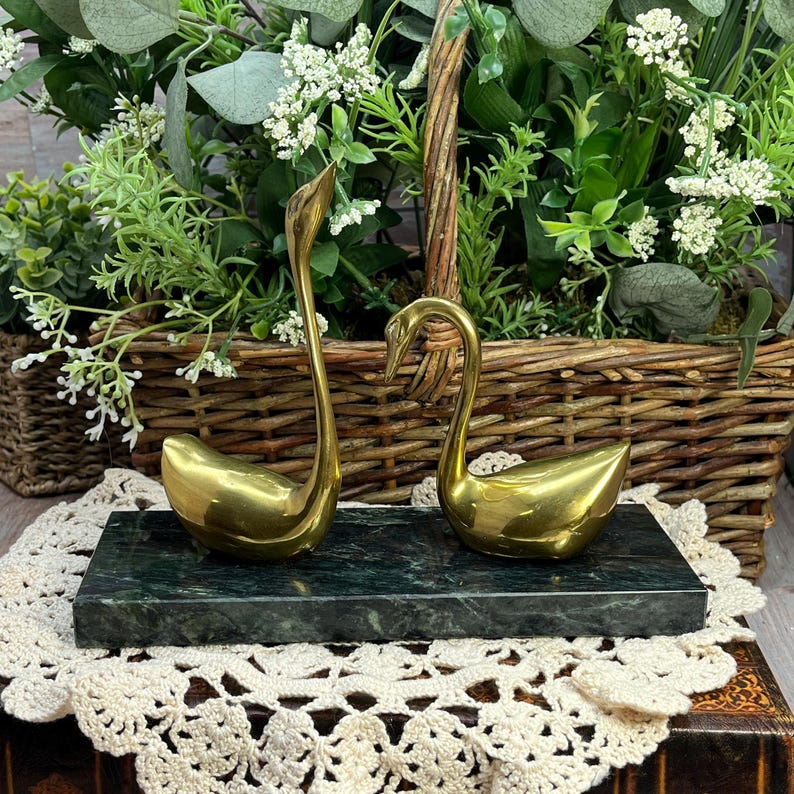 Vintage Solid Brass Swans Mounted on a Dark Green Marble Base Brass ... Vintage Solid Brass Swans Mounted on a Dark Green Marble Base Brass ...