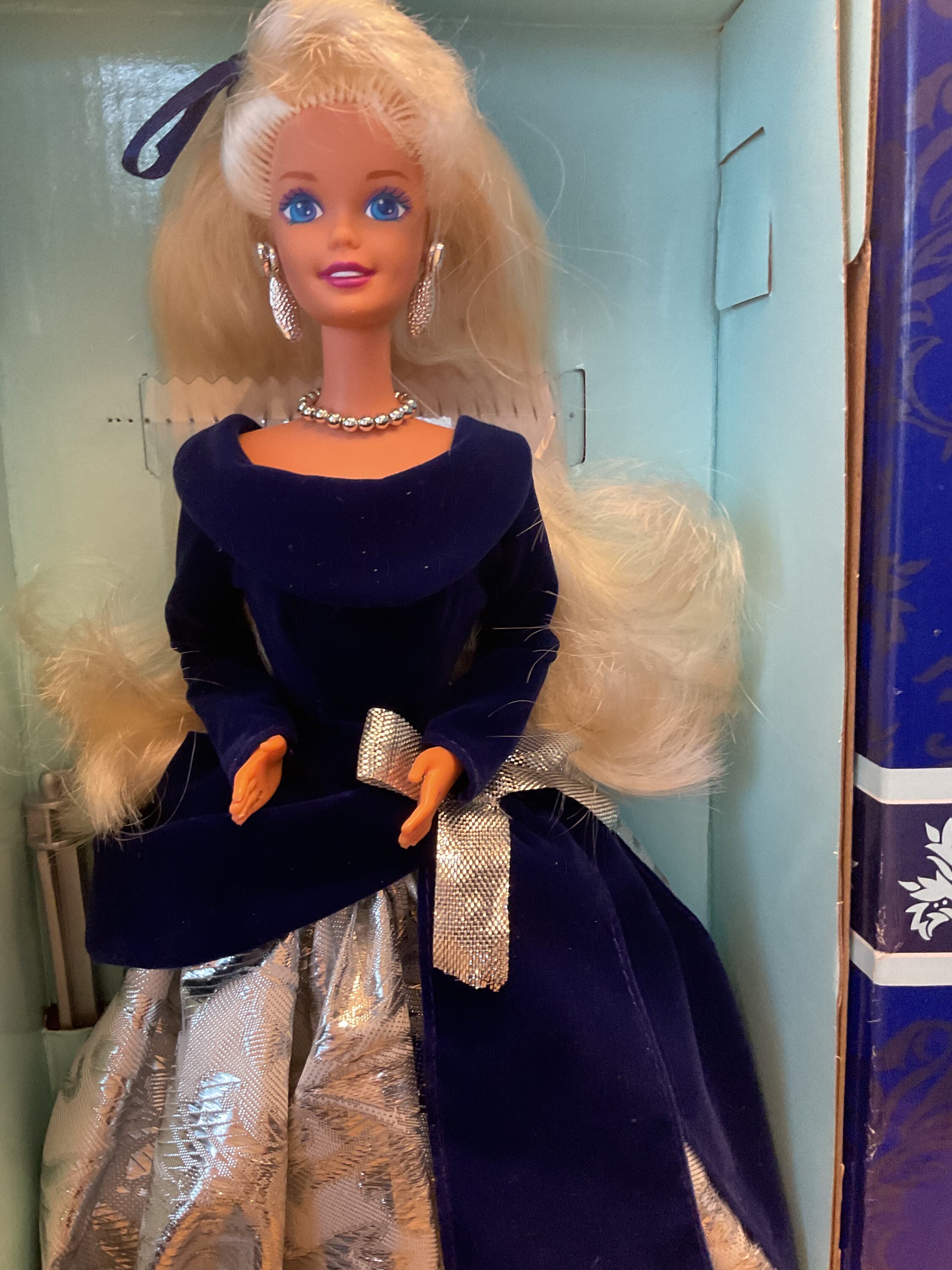 BARBIE winter Velvet Special Edition AVON Exclusive 1995 Mattel NEW - Etsy
