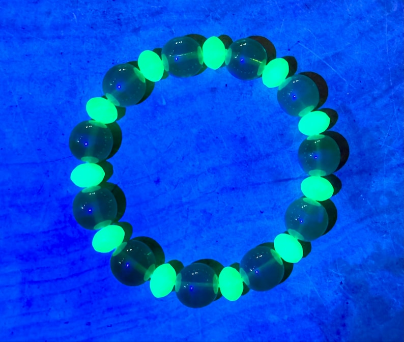 Uranium Glass & 12mm Peridot Glass Stretch Bracelet - Blue Green Large ...