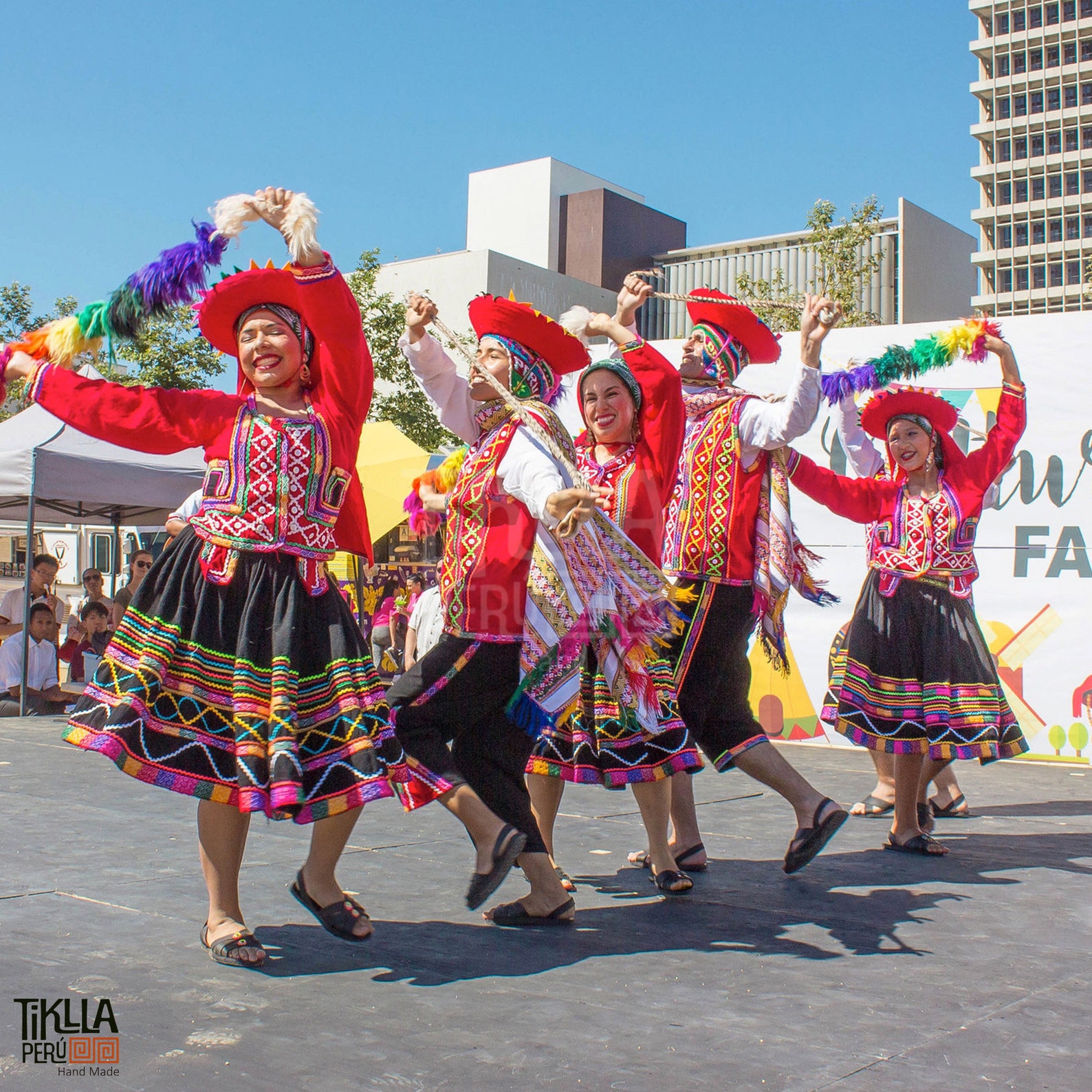 Traditional Peruvian Dress, "valicha" Costume, Typical "valicha ...