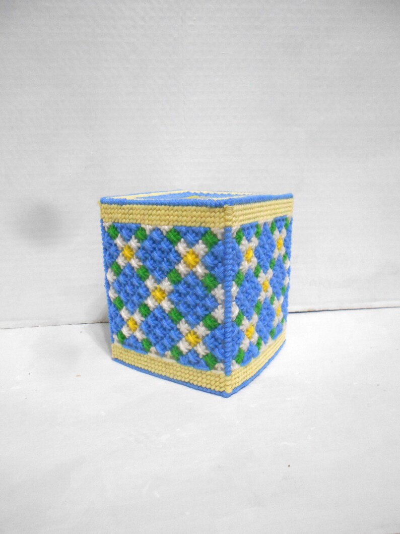 Daisy Tissue Box Cover - Etsy