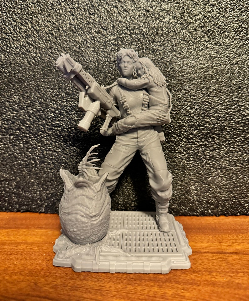 Aliens Movie 3D Printed Ripley and Newt W/face Hugger 8K Resin Printed ...