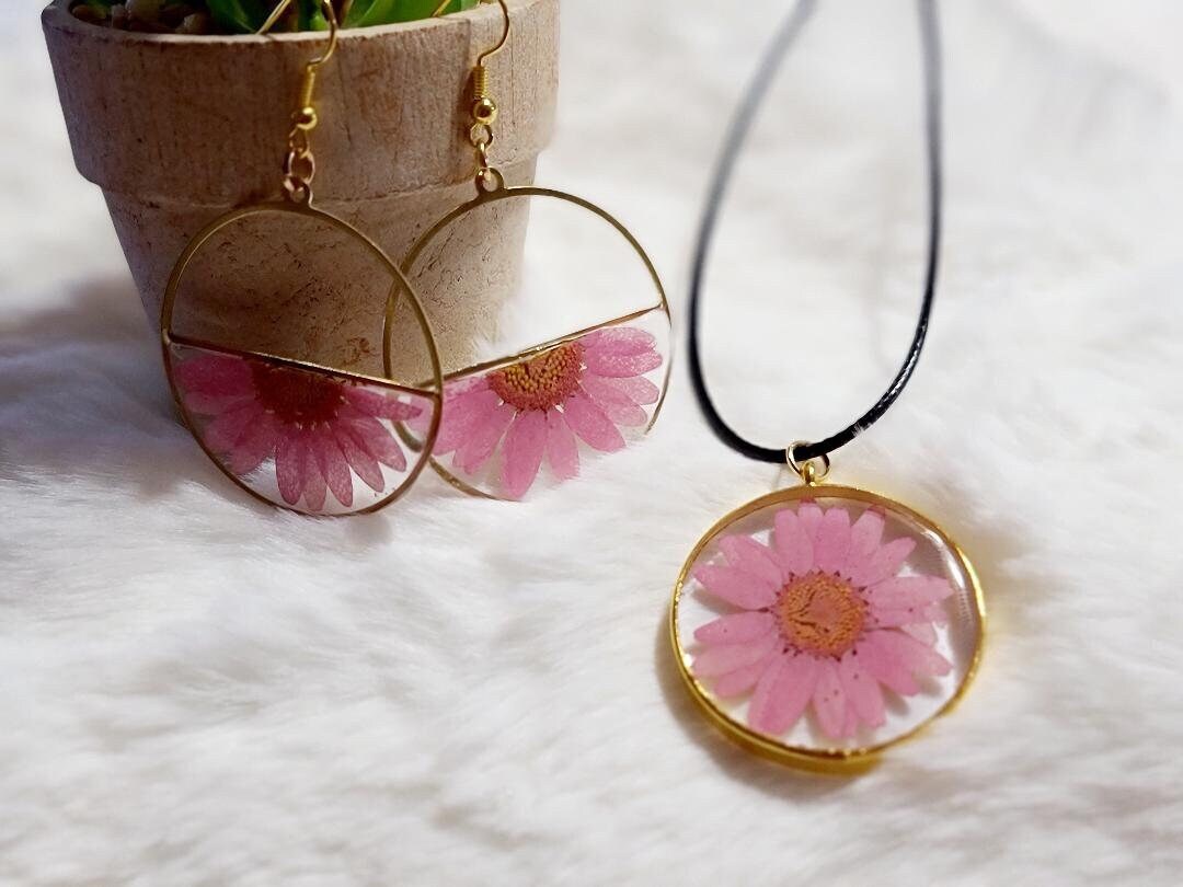 Pink Daisy Resin Jewelry Set: Handmade Real Flower Necklace and ...