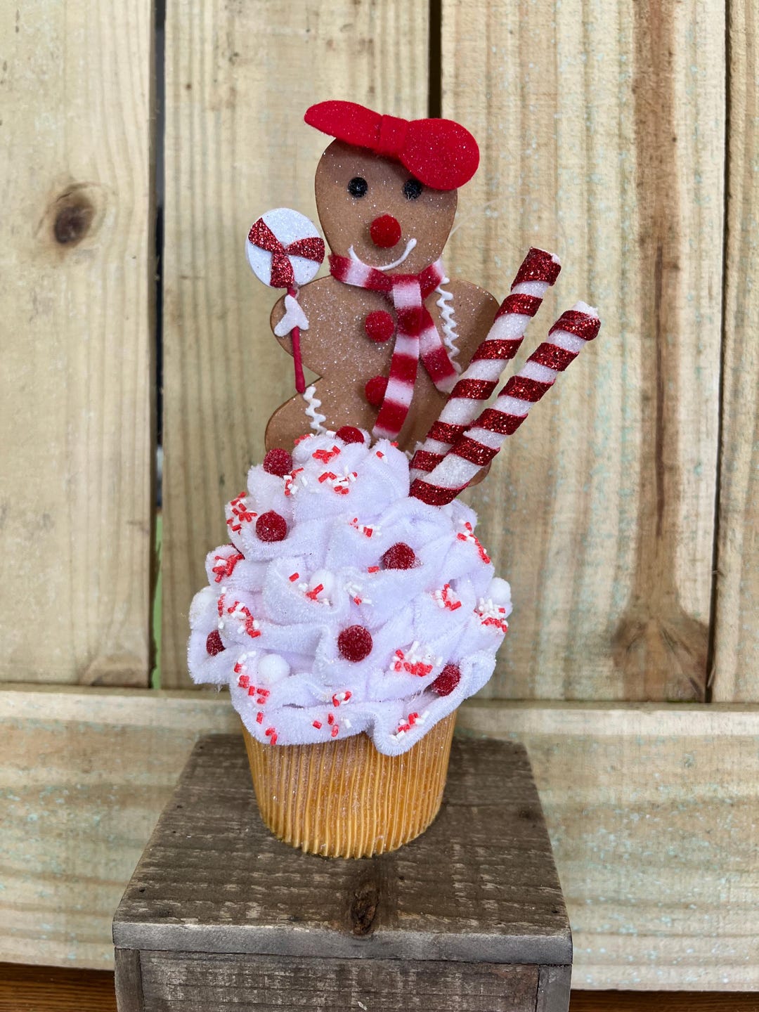 Peppermint Gingerbread Cupcake, Christmas Wreath Embellishment ...