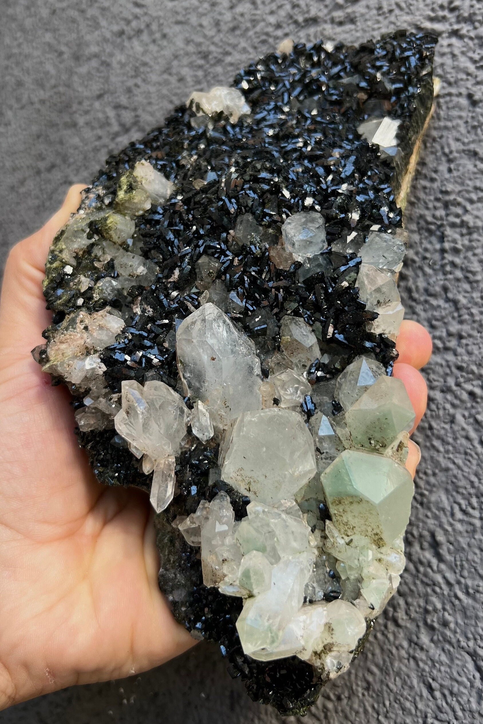 Black Epidote Quartz Crystal Shiny Mineral Stone-raw Rock Stone-high ...