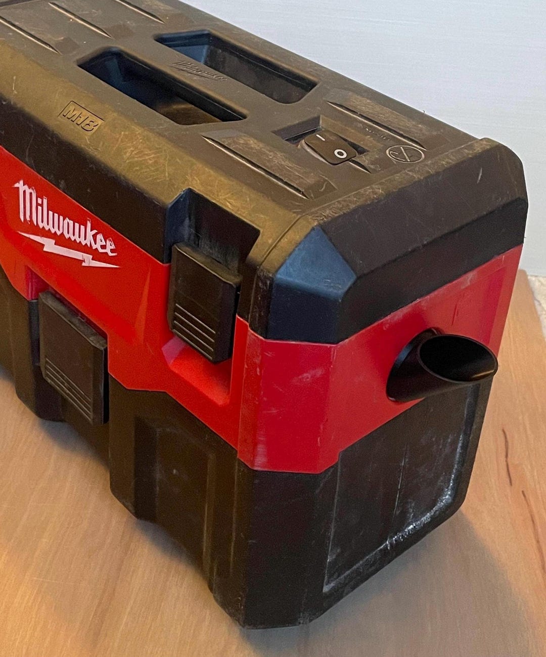 Milwaukee 18V 2 Gallon Cordless Shop Vacuum Model 0880-20 Exhaust Flow ...