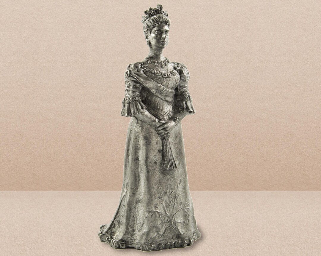Three Musketeers French Queen Miniature Figurine Collectible Tin Toy ...