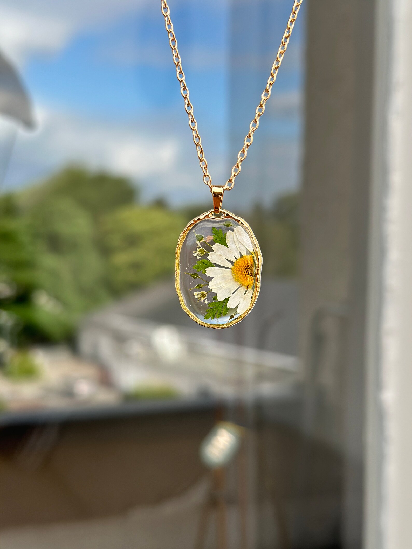 Real Daisy Flower in Resin Necklace, Dainty Daisy Floral Necklace ...