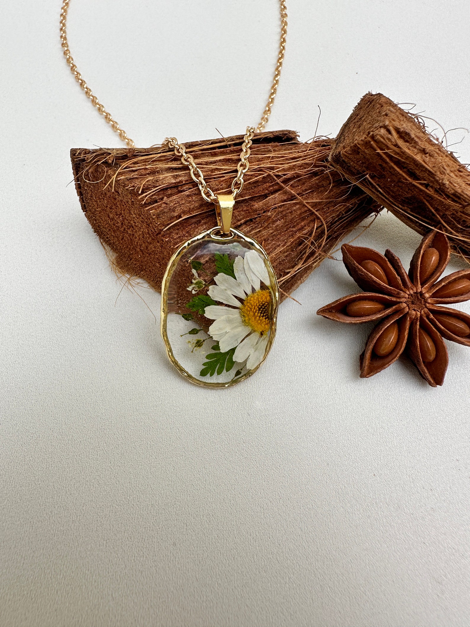 Real Daisy Flower in Resin Necklace, Dainty Daisy Floral Necklace ...