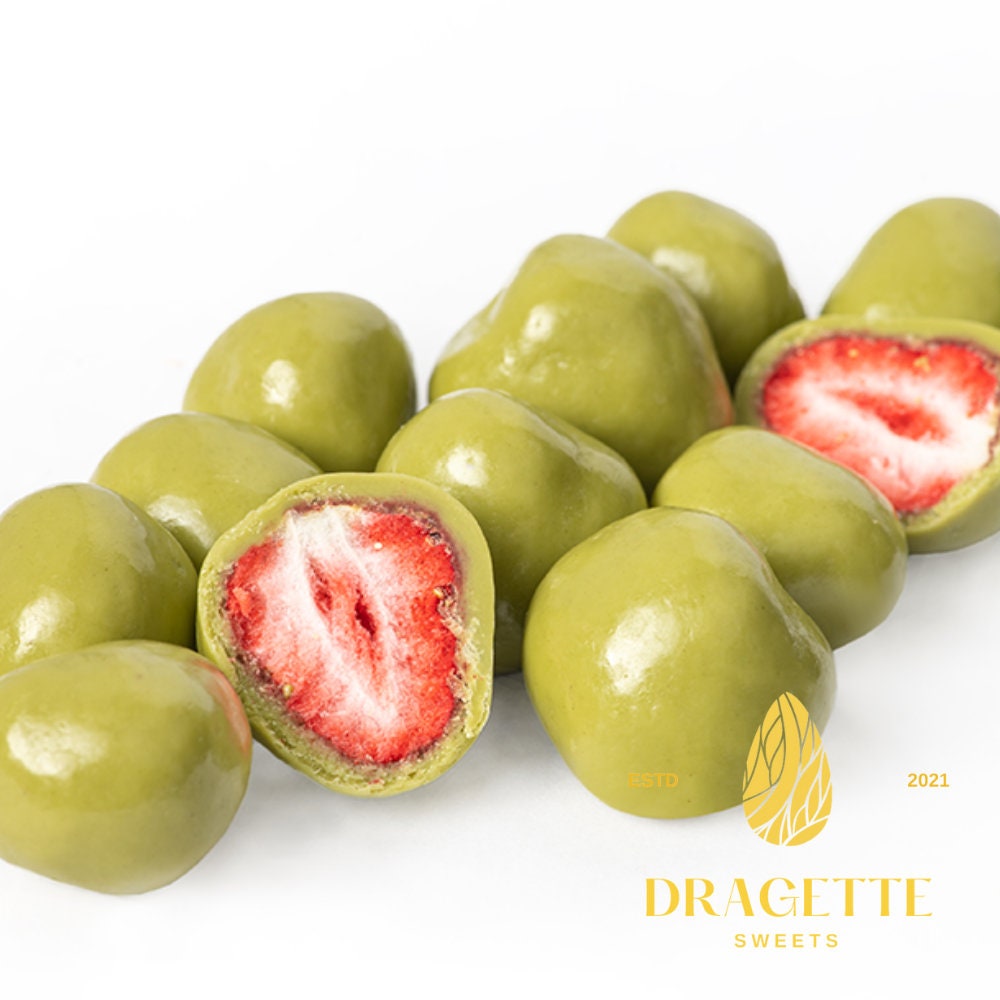 Freeze-dried Candy Strawberries in Macha White Chocolate Freeze Dry ...