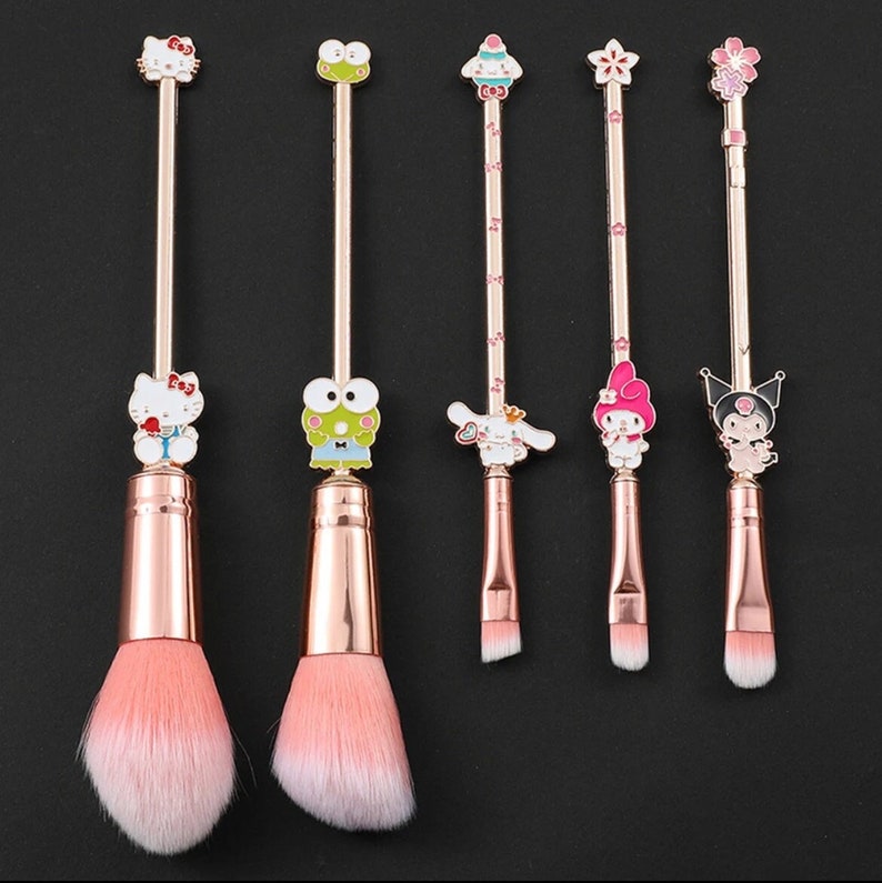5 Piece Hello Kitty Makeup Brush Set With Pink Storage Bag. Hello Kitty Cosmetic Brushes, Hello ...