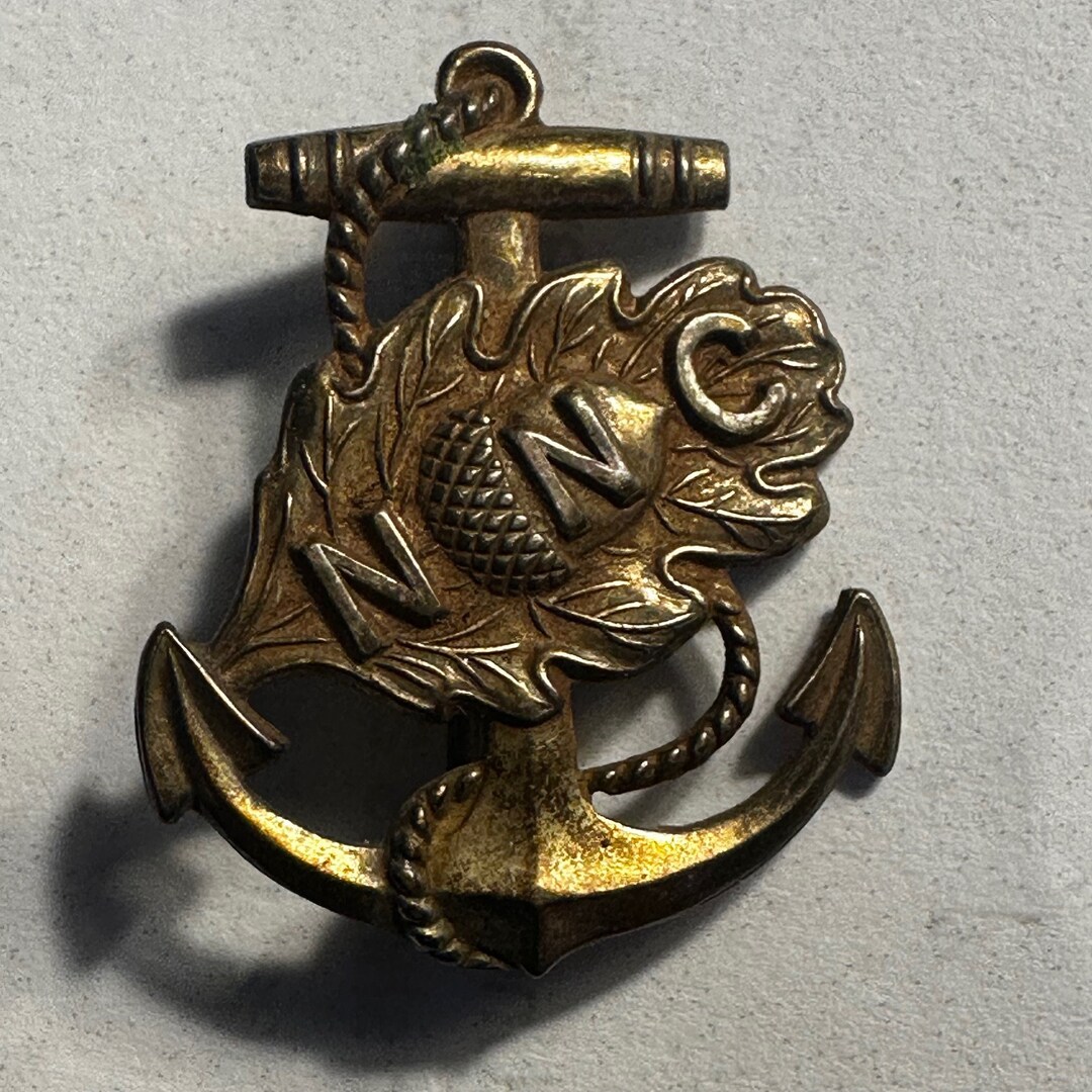 Vintage 1940s WWII US Navy Nurse Pin, Bronze Anchor With Oak Leaf ...