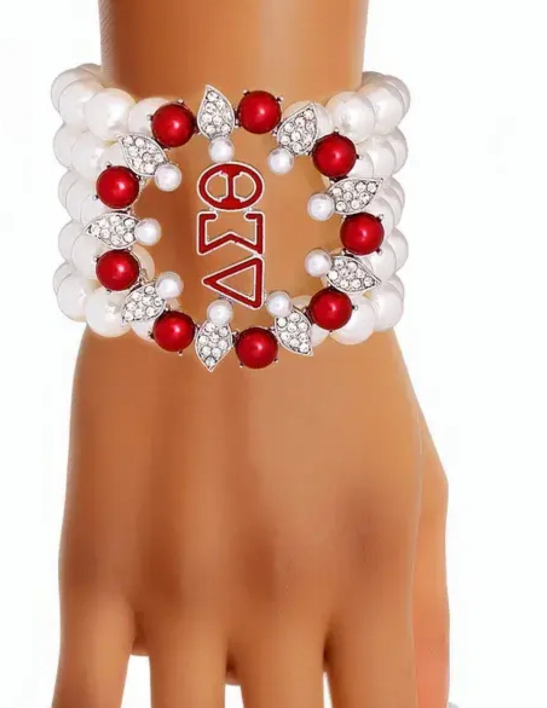 Delta 5 Pearl Strand Bracelet - Etsy