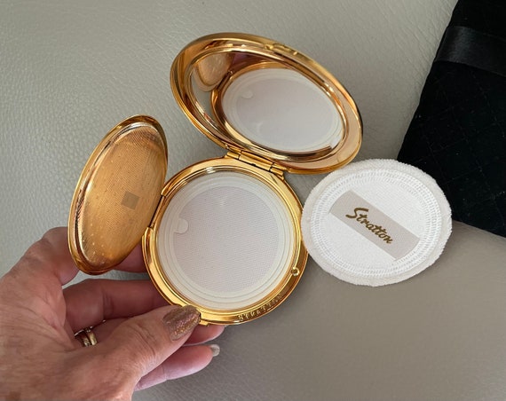 1980s Gold Tone Stratton Compact, Red Floral Insert, … - Gem