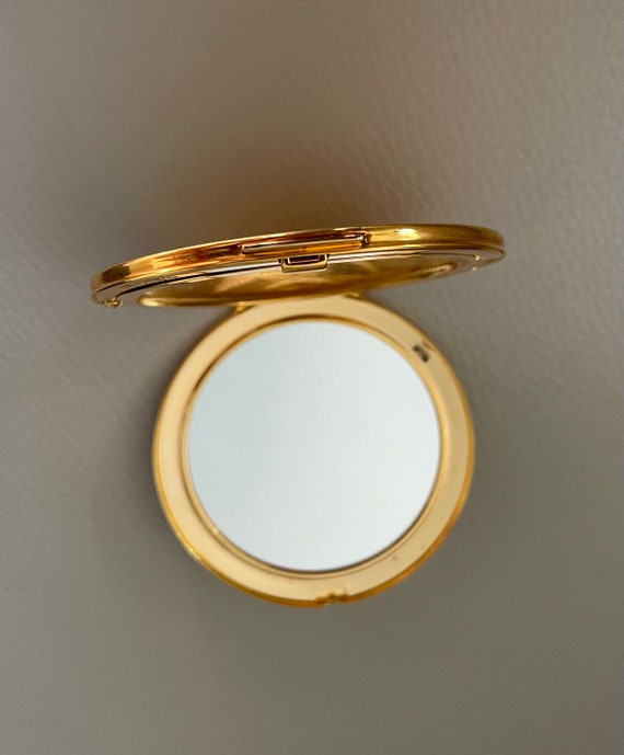 1980s Gold Tone Stratton Compact, Red Floral Insert, … - Gem