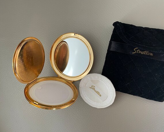 1980s Gold Tone Stratton Compact, Red Floral Insert, … - Gem