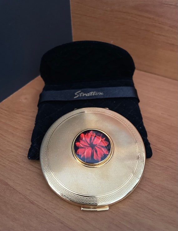 1980s Gold Tone Stratton Compact, Red Floral Insert, … - Gem