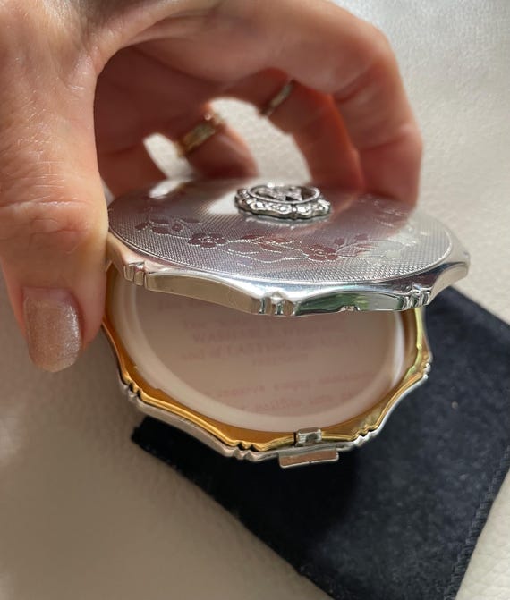 1960s Kigu Silver Tone Monogram Compact, Initial W, M… - Gem