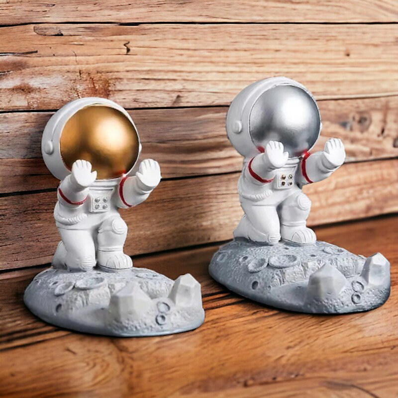 Nordic Style Astronaut Office Desk Decoration Mobile Phone Stand Holder ...