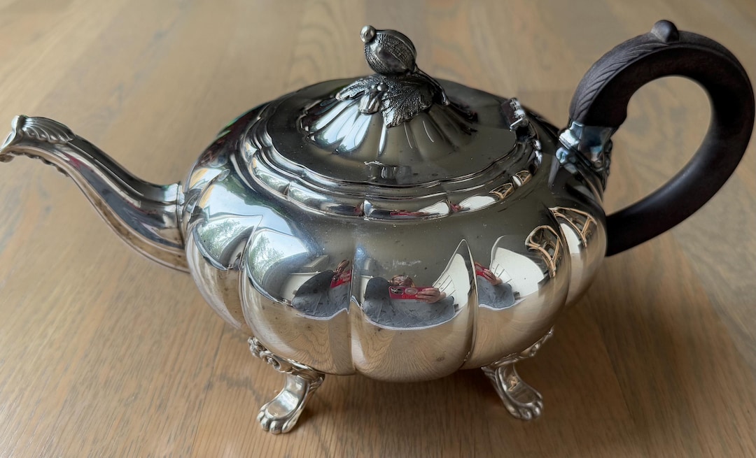 Vintage Oneida Community Melon Silver Plate Tea Pot - Small Dent on One ...