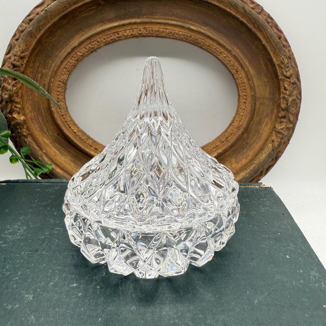 Vintage Shannon Crystal Designs of Ireland Handcrafted Kiss 3" Dish W ...