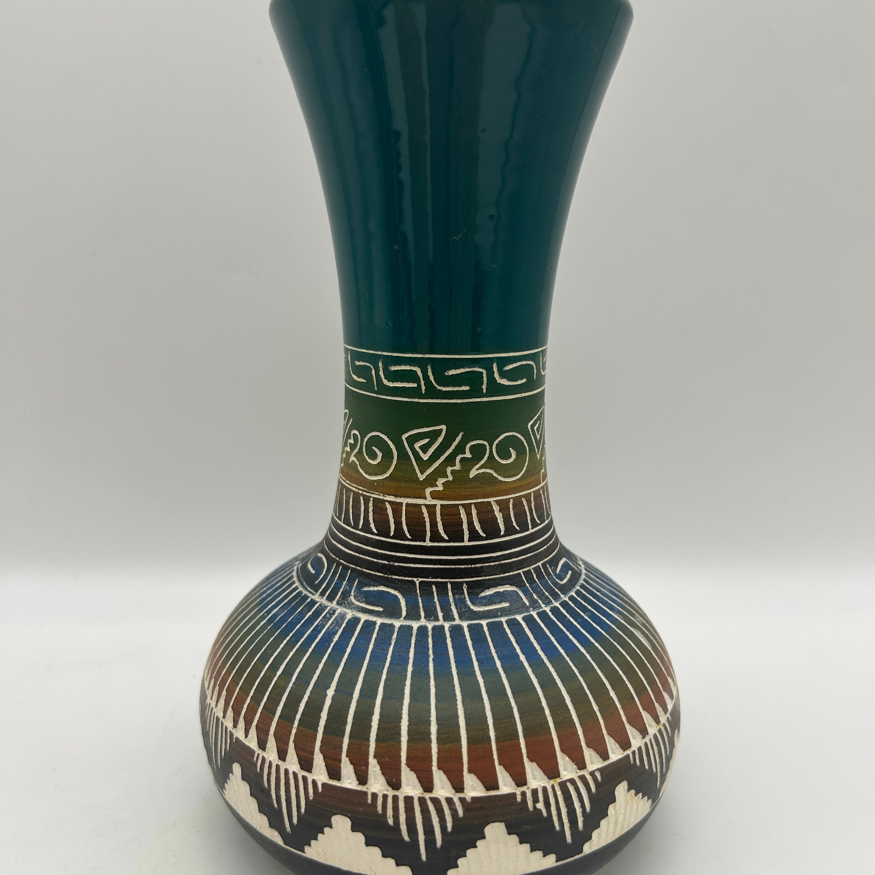 Native American Etched Navajo Pottery Vase Artist Signed Cecelia ...