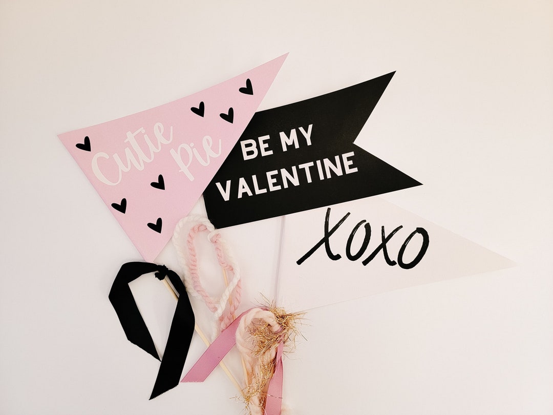 Valentine Pennant Flags, PRINTABLE Valentine's Day Flags, XOXO Flags ...