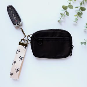 Keychain Wallet With Wrist Lanyard, Compact Card Holder Keyring ...