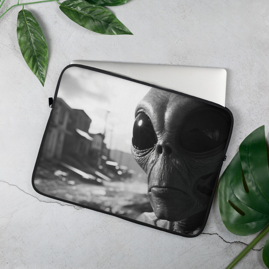 Galaxy UFO Laptop Sleeve, Protective Case for Macbook, Unique Design - Etsy