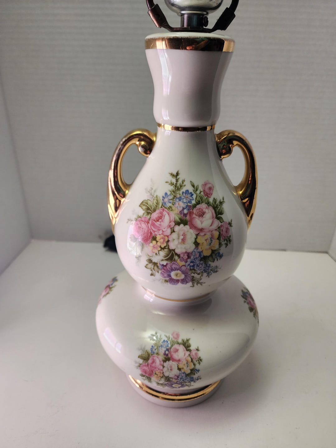 Victorian Style Electric Lamp - Vintage Ceramic China Table Lamp With ...