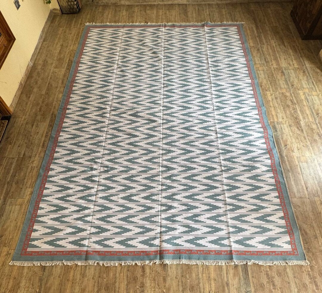 Handwoven Green Chevron Pattern Rug, Vibrant Chevron Flatweave Rug ...